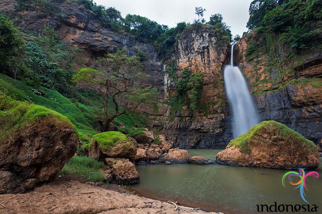 West Java Tourism Photo Gallery Curug Cimarinjung Sukabumi West Java 1