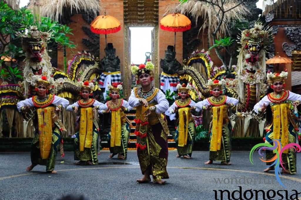 BALI INDONESIA Tourism - Photo Gallery - tari legong bali 2