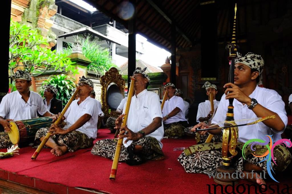 BALI INDONESIA Tourism - Photo Gallery - traditional musical ...