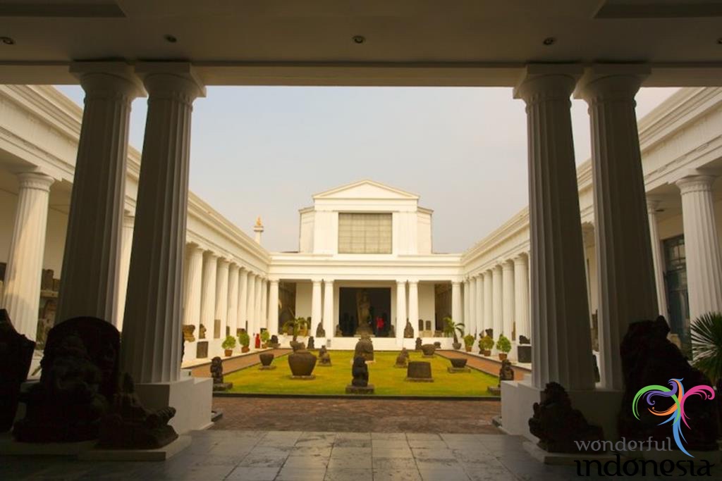 Regardez des photos de Jakarta national museum of indonesia 7