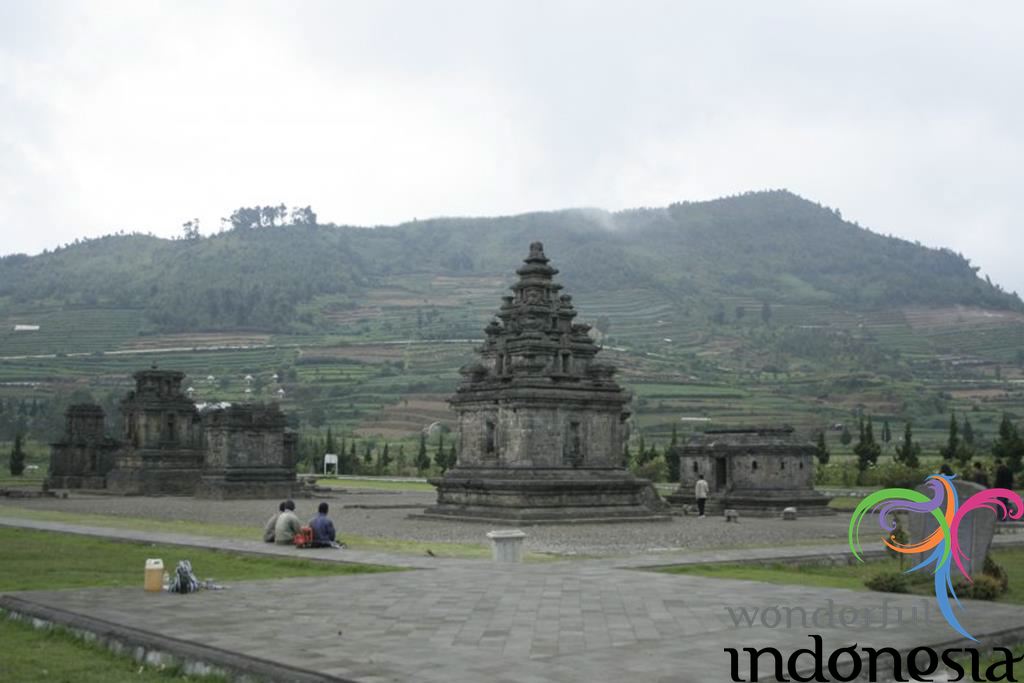 Des Beaux photos de Central java candi dieng wonosobo central java 2.JPG
