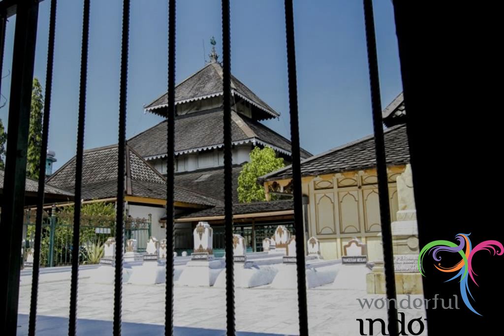 Des Beaux photos de Central java demak great mosque central java 2.JPG