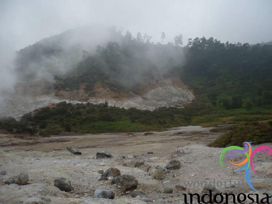 Des Beaux photos de Central java kawah sikidang dieng wonosobo 4.JPG