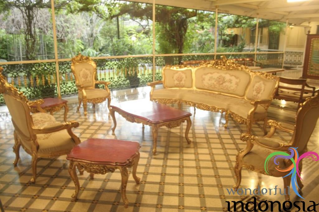 Des Beaux photos de Central java keraton surakarta hadiningrat 1.JPG