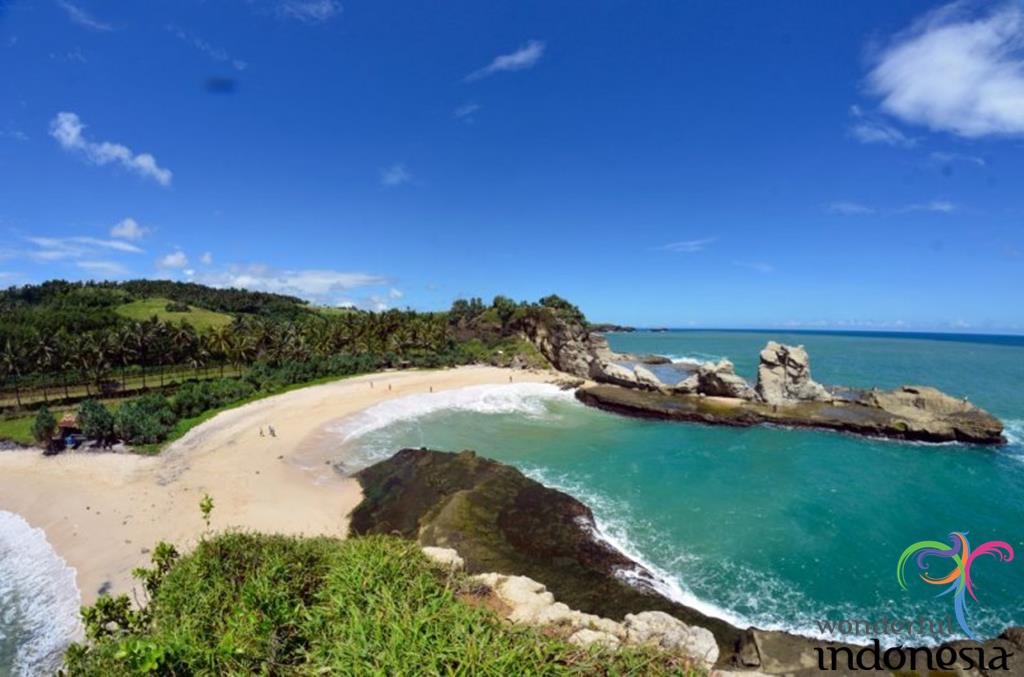 Regardez des photos de Java Est klayar beach pacitan east java 2