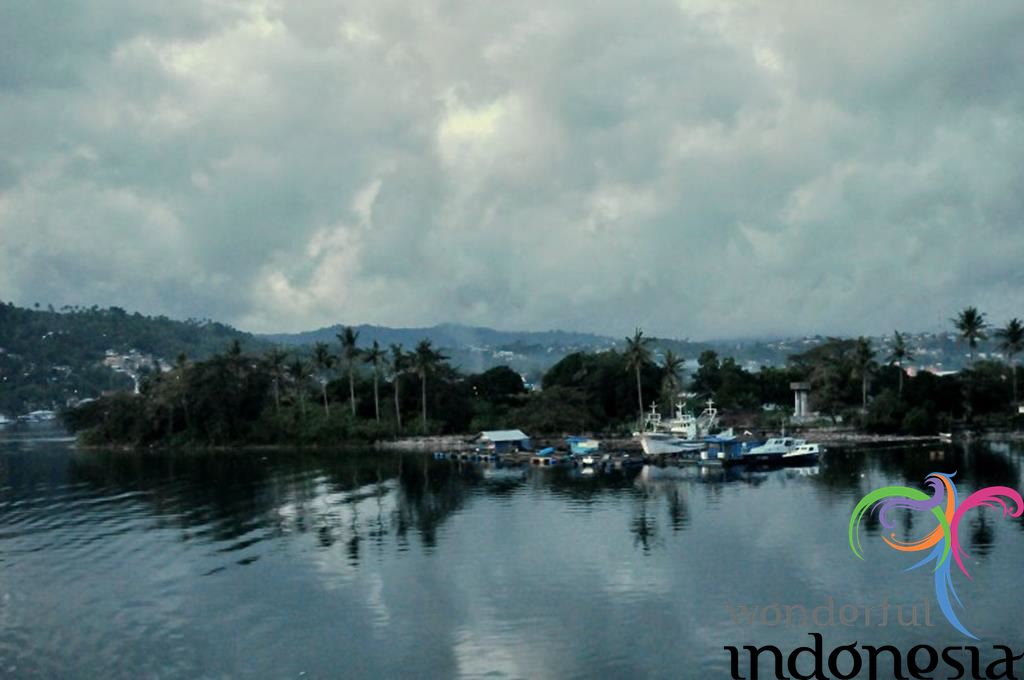 les Moluques - Maluku Tourisme ambon ferry port maluku 2