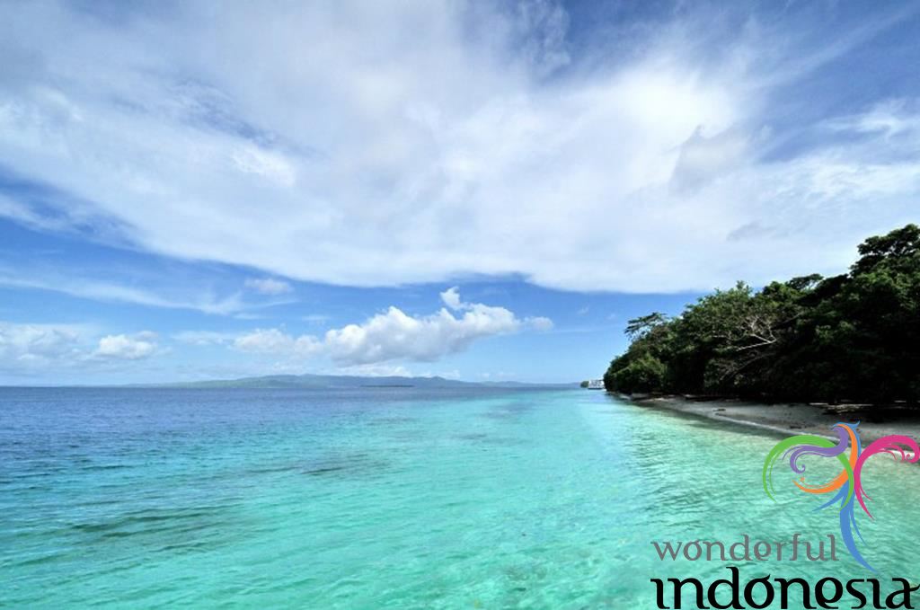 les Moluques - Maluku Tourisme liang beach ambon maluku 1