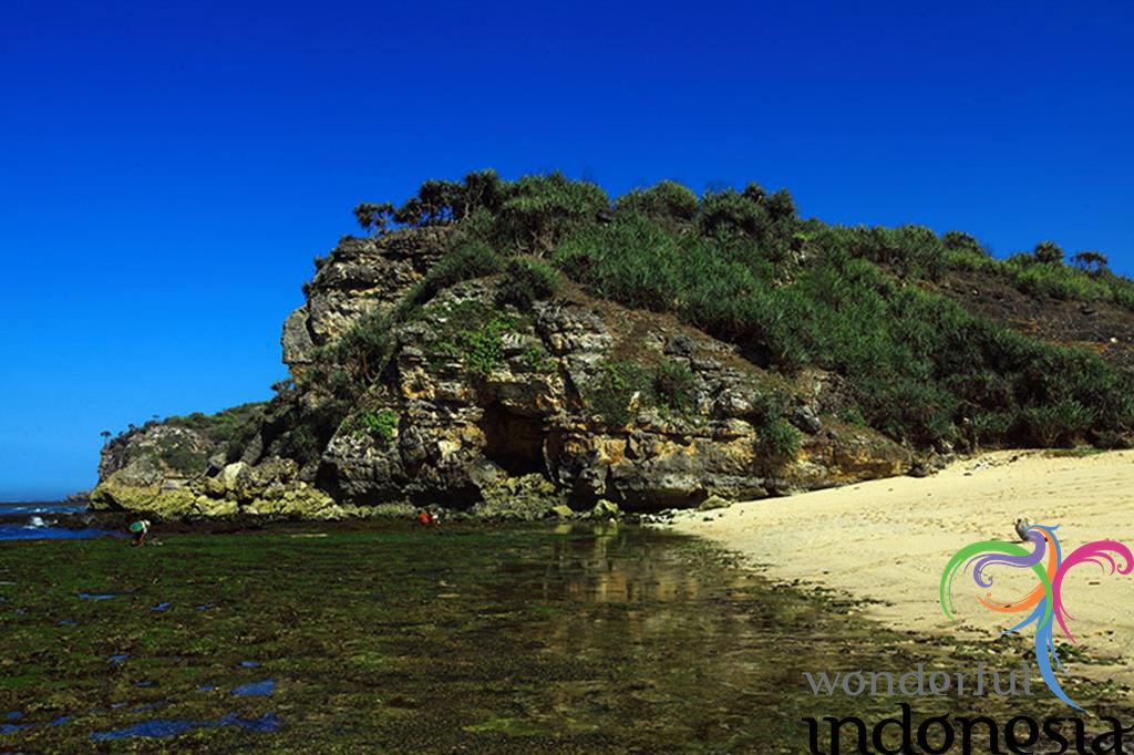 Yogyakarta Tourisme - Galerie de Photo watukodok beach wonosari