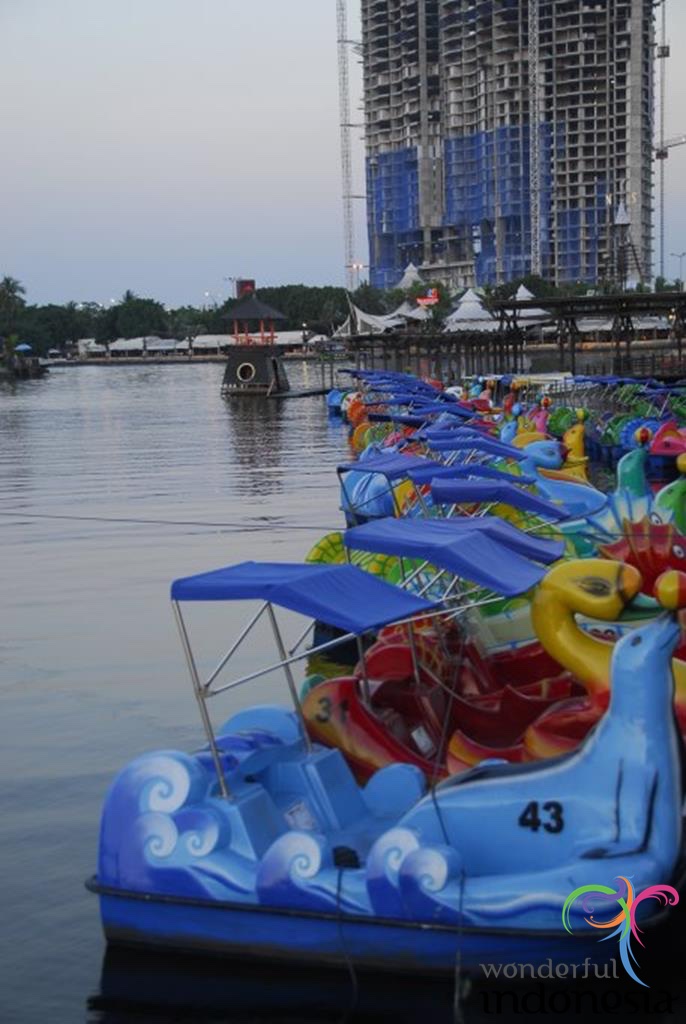 Jakarta Tourism - Photo Gallery ancol dreamland jakarta 1