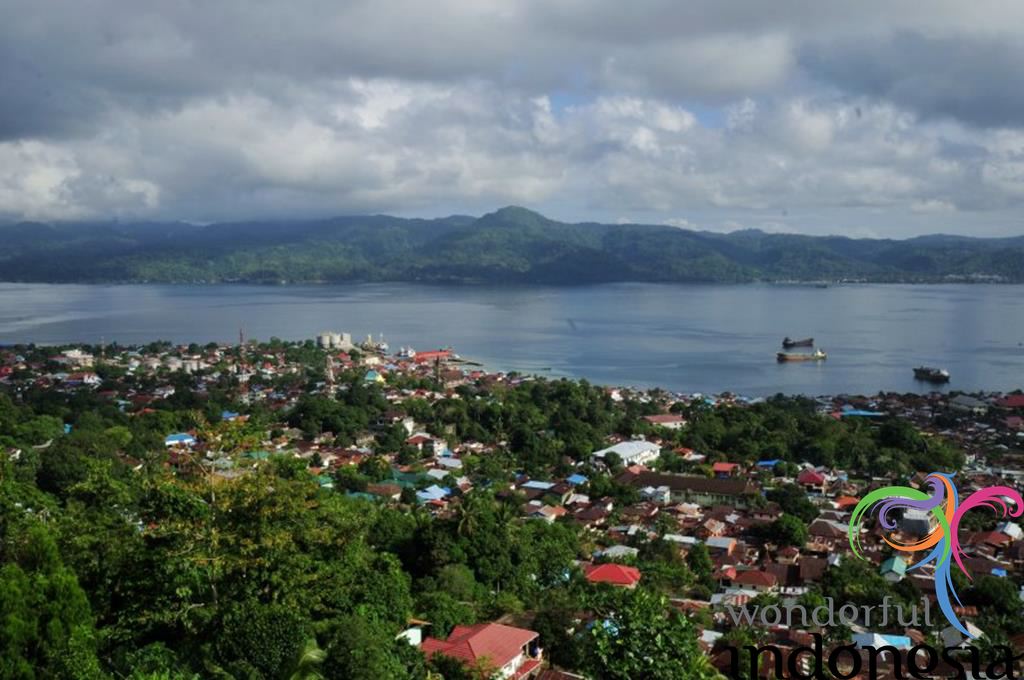 Moluccas - Maluku Tourism - Photo Gallery - ambon city maluku 4