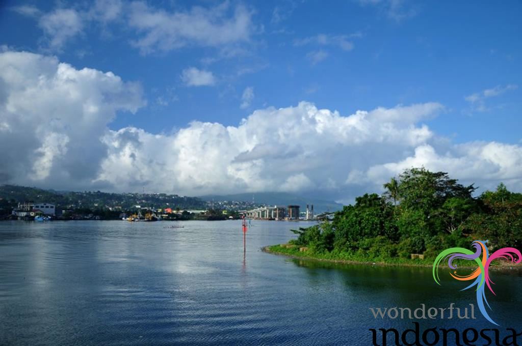 Moluccas - Maluku Tourism - Photo Gallery - ambon ferry port maluku 3