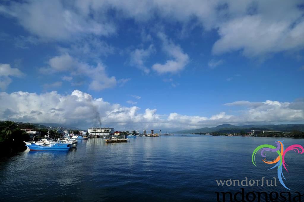 Moluccas - Maluku Tourism - Photo Gallery - ambon ferry port maluku 4