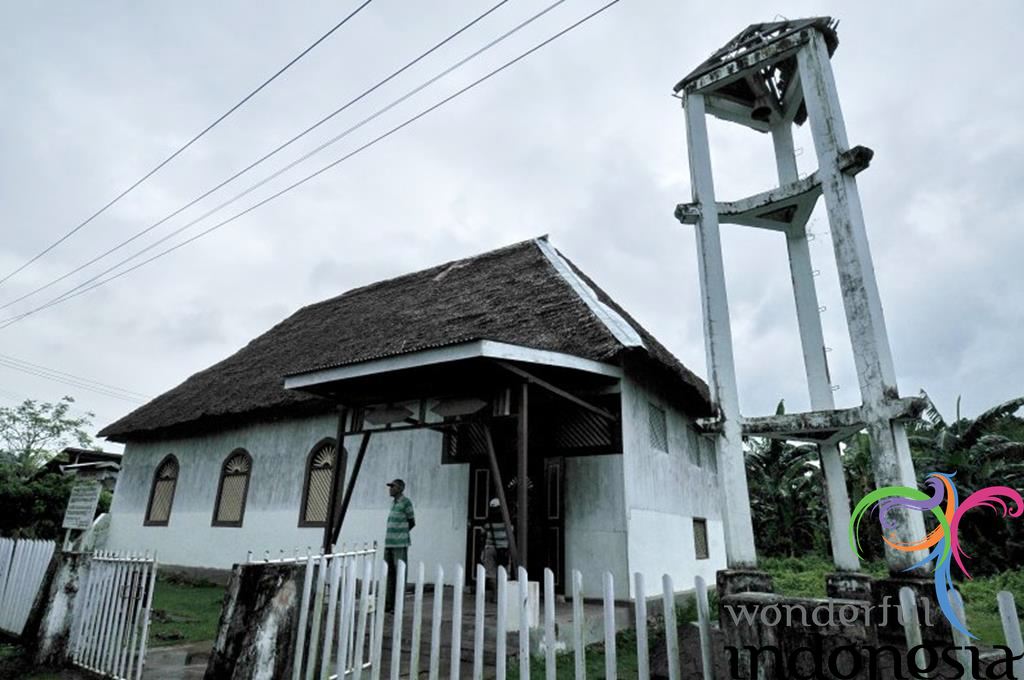Moluccas - Maluku Tourism - Photo Gallery - immanuel church ambon maluku 2