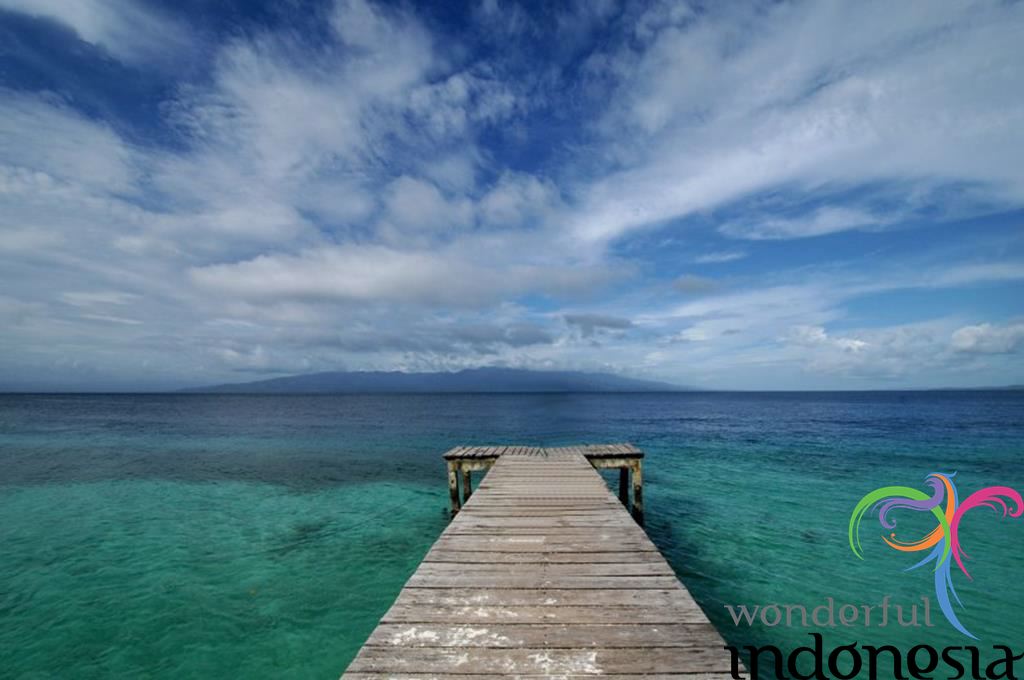 Moluccas - Maluku Tourism - Photo Gallery - liang beach ambon maluku 2