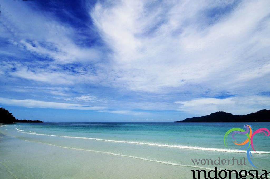 Moluccas - Maluku Tourism - Photo Gallery - natsepa beach masohi seram ...