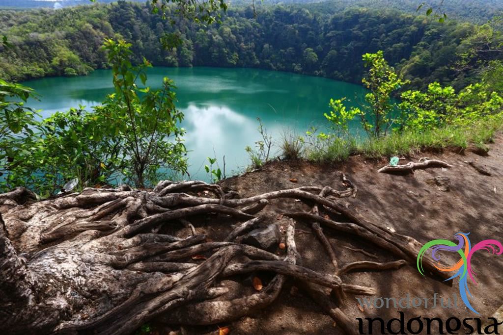 North Moluccas - North Maluku Tourism - Photo Gallery - tolire lake ...