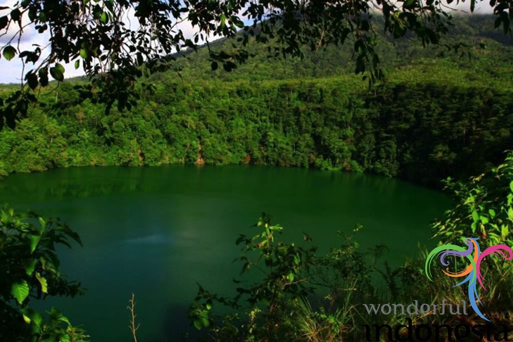 North Moluccas - North Maluku Tourism - Photo Gallery - tolire lake ...