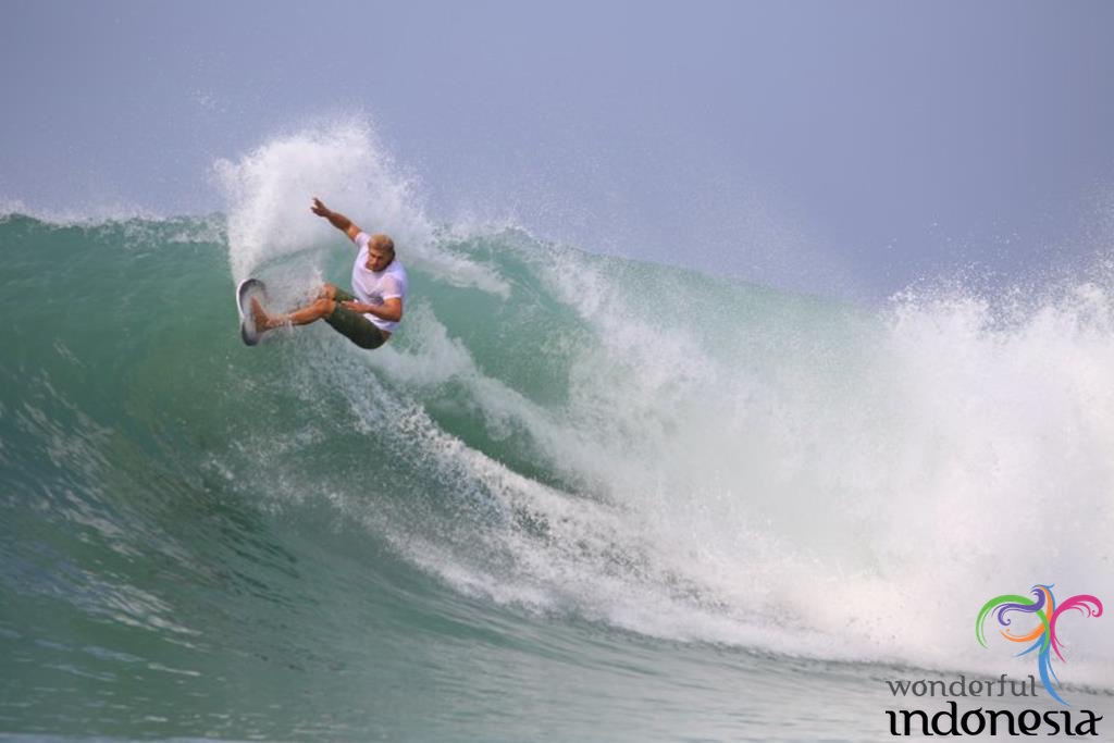 North Sumatra Tourism - Photo Gallery - nias surfing north sumatra 1