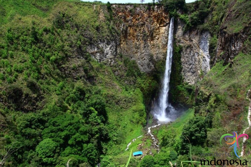 North Sumatra Tourism - Photo Gallery - sipiso piso waterfall karo ...