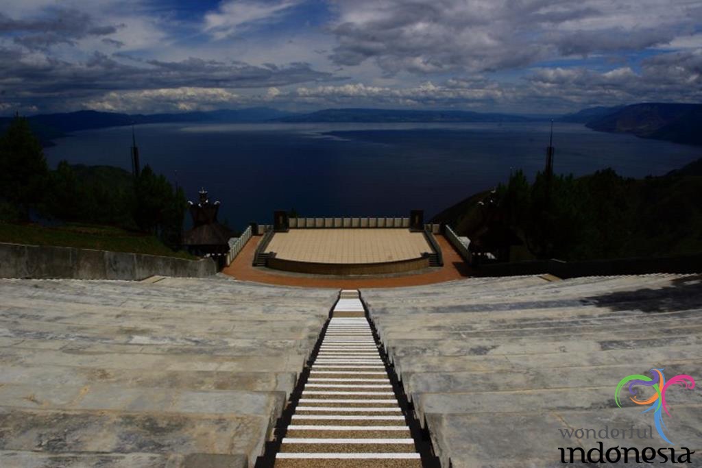 North Sumatra Tourism - Photo Gallery - toba lake north sumatra 1