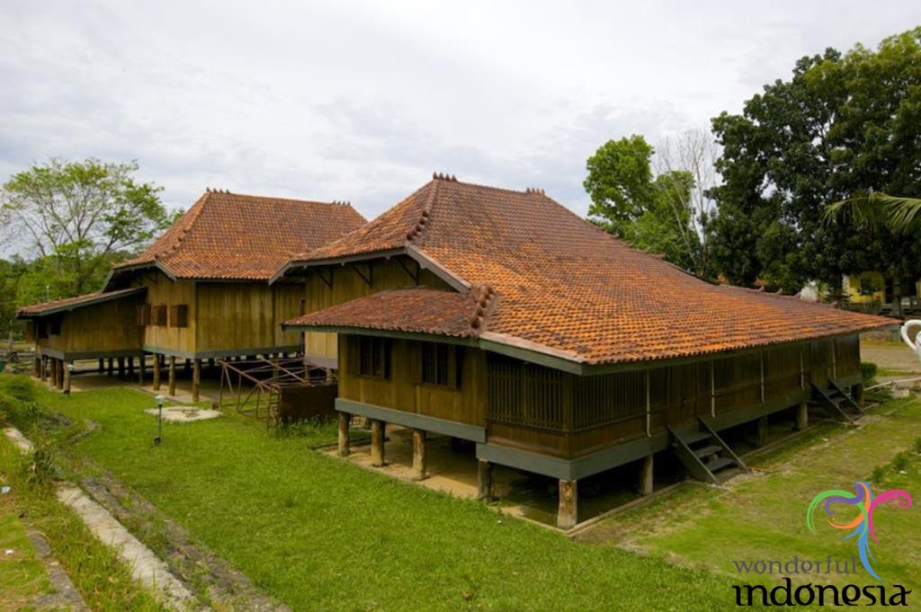 South Sumatra Tourism - Photo Gallery - state museum of balaputra dewa ...