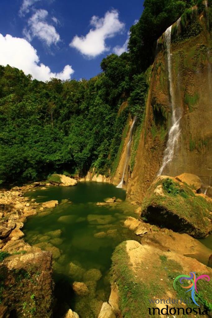 West Java Tourism - Photo Gallery - curug cikaso sukabumi west java 1
