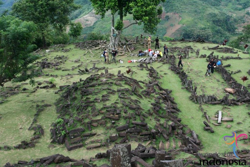 West Java Tourism - Photo Gallery - gunung padang megalithic site ...