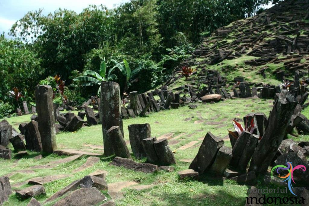 West Java Tourism - Photo Gallery - gunung padang megalithic site ...