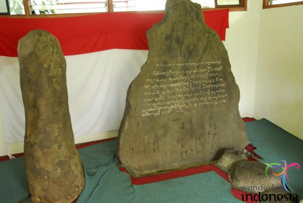 West Java Tourism - Photo Gallery - prasasti batu tulis bogor west java 2