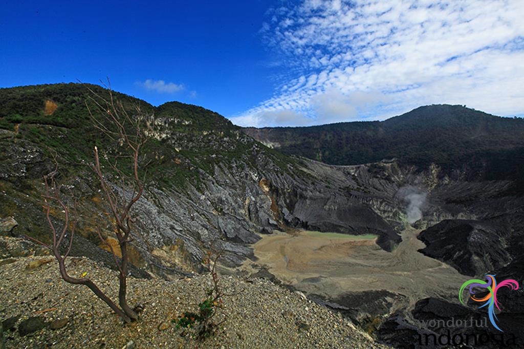 West Java Tourism - Photo Gallery - tangkuban perahu volcanic crater ...