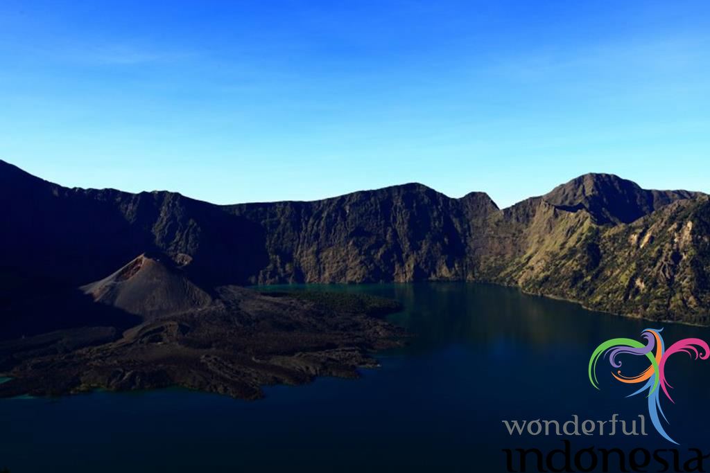 West Nusa Tenggara Tourism - Photo Gallery - lake segara anak mount ...