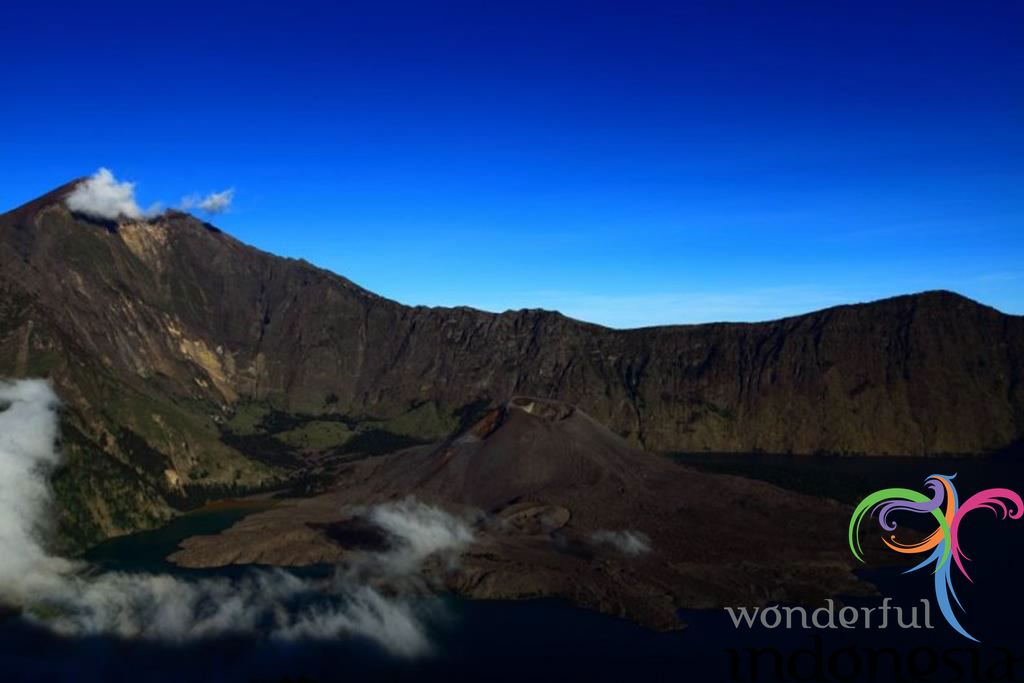 West Nusa Tenggara Tourism - Photo Gallery - lake segara anak mount ...