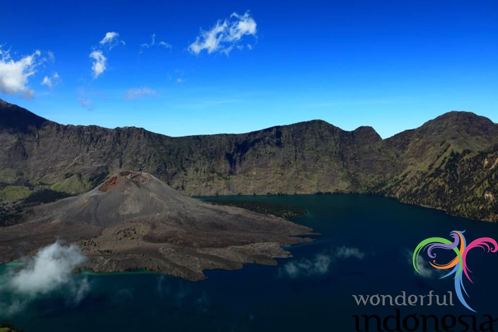 West Nusa Tenggara Tourism - Photo Gallery - lake segara anak mount ...