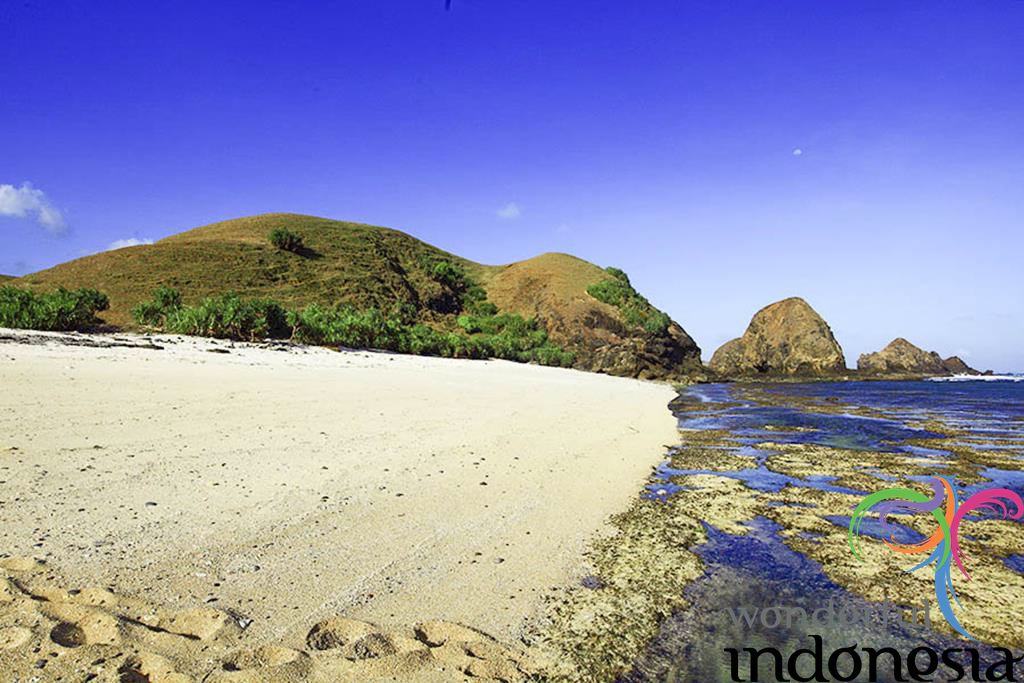 West Nusa Tenggara Tourism - Photo Gallery - seger beach kuta lombok 2