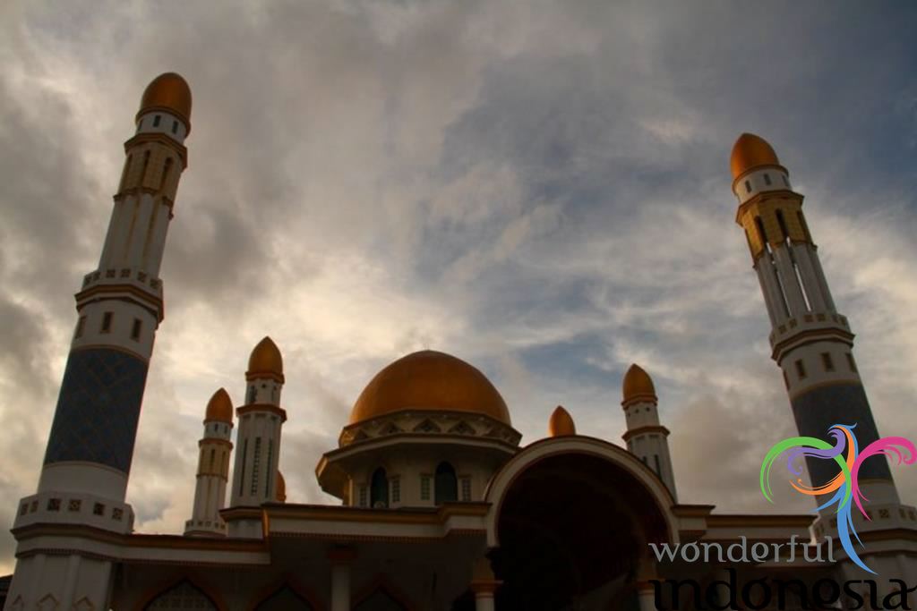 West Papua - West Irian Jaya Tourism - Photo Gallery - kaimana mosque ...
