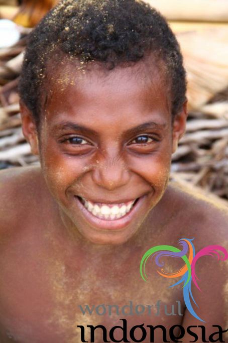 West Papua - West Irian Jaya Tourism - Photo Gallery - kaimana people ...