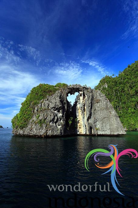 West Papua - West Irian Jaya Tourism - Photo Gallery - love stone ...