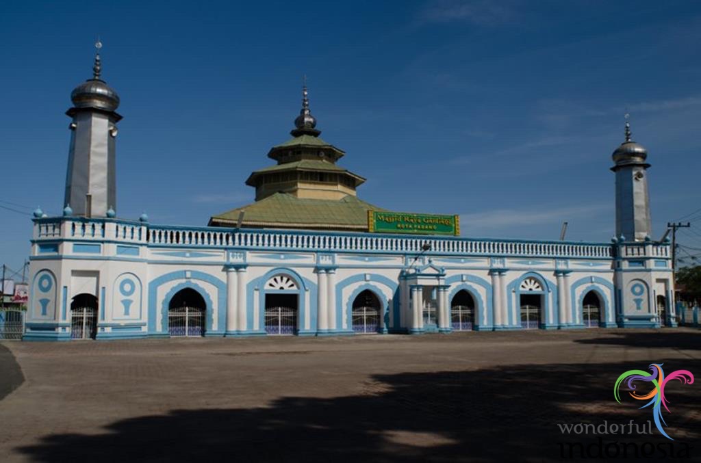West Sumatra Tourism - Photo Gallery - grand mosque padang west sumatra 1